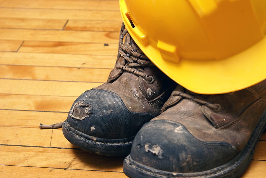How Do The Right Work Clothes Improve Safety? | JCB Workwear