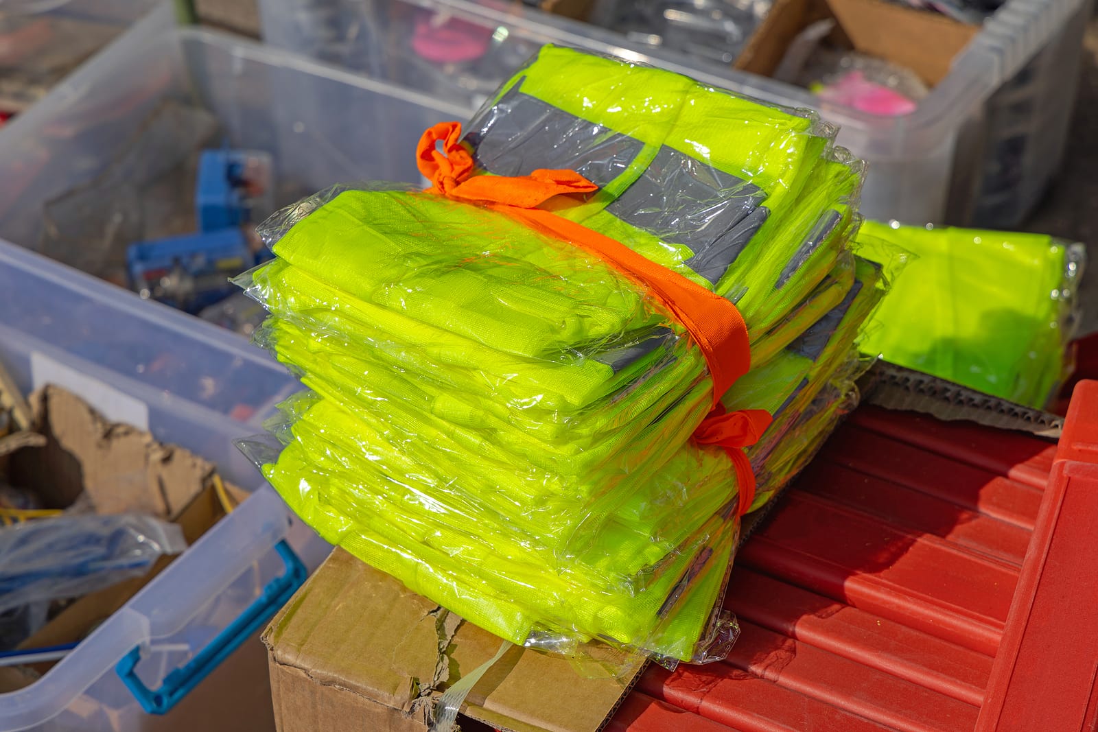 What Are Different Colours Of High-Vis Clothing Used For? | JCB Workwear