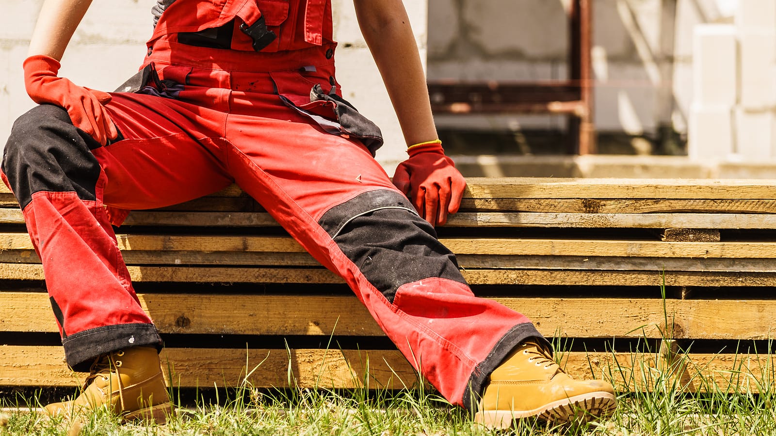 Get Ready For Summer With Lightweight Work Trousers | JCB Workwear